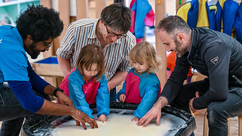 Engaging family groups through intergenerational play - Diversity ...